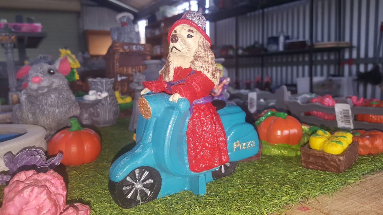 MS 229 - Mrs Puddlewick's Morning Rounds – TinyTown Miniatures